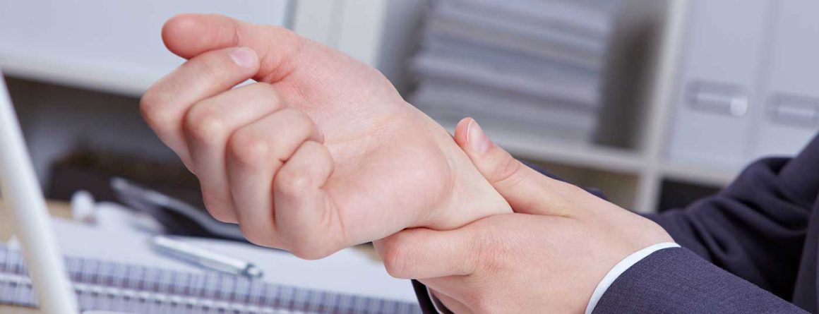 Pain and swelling of the wrist radial - Tendovaginitis stenosans de ...